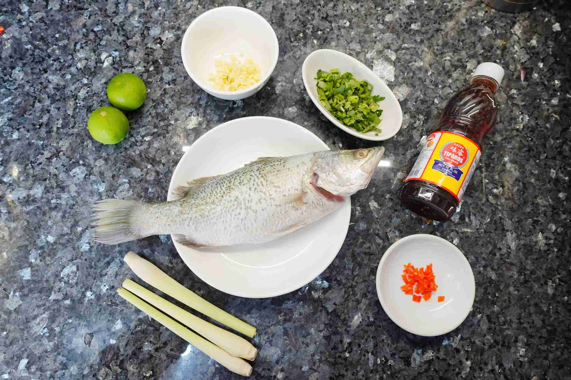 Thai Style Steam Fish (ปลานึ่งไทย) - Tasvel.
